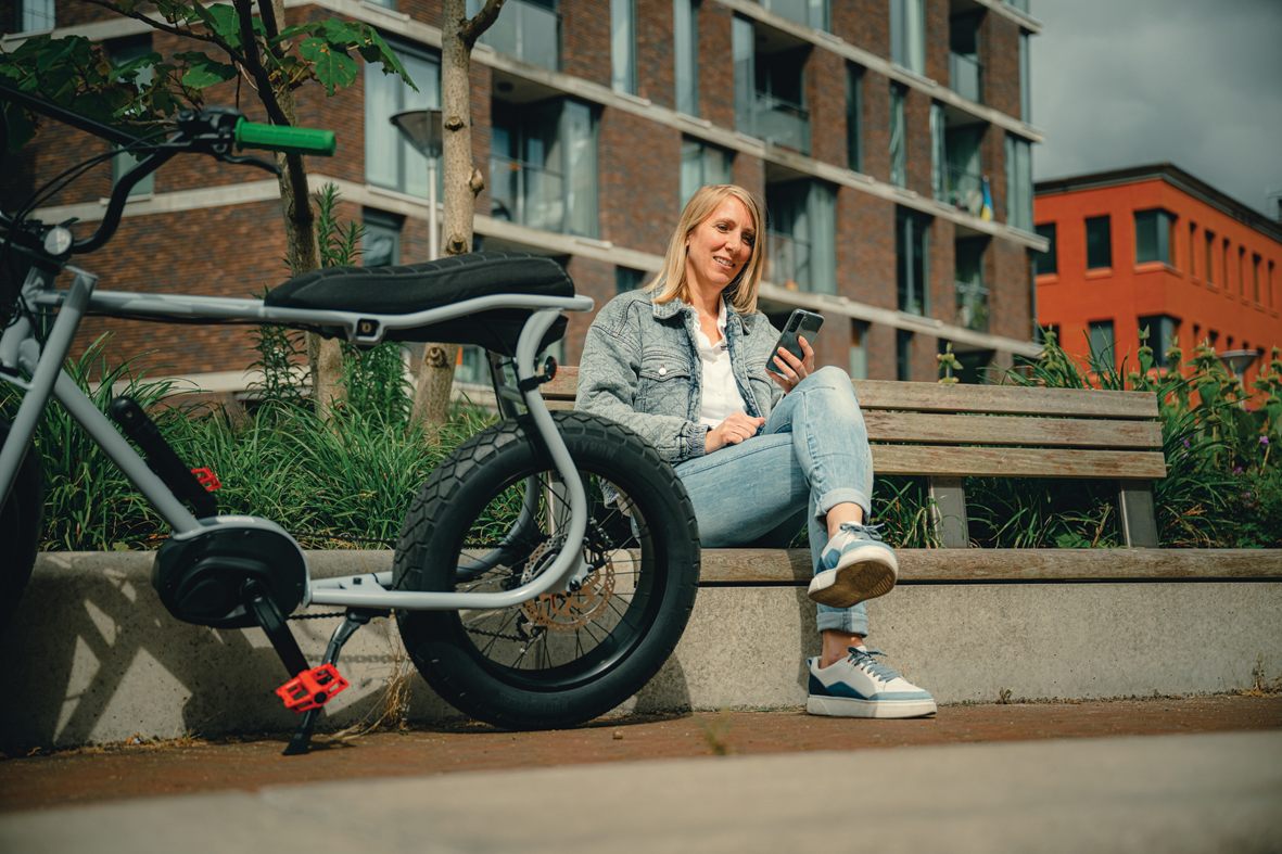 AXA-IN Smart Guard gps-tracker | AXA Bike Security 🇬🇧